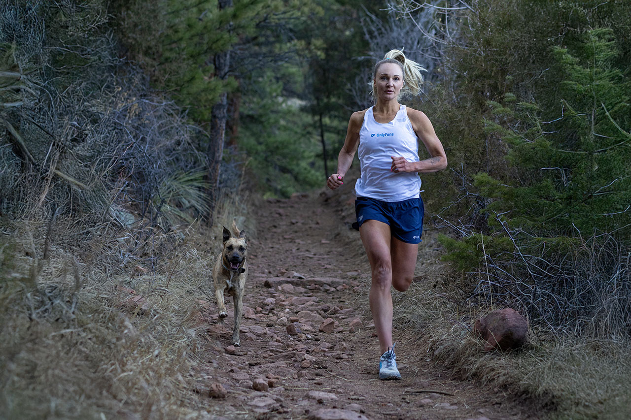 Sabrina Stanley se torna a primeira Trail Runner na OnlyFans Team. Mas ...